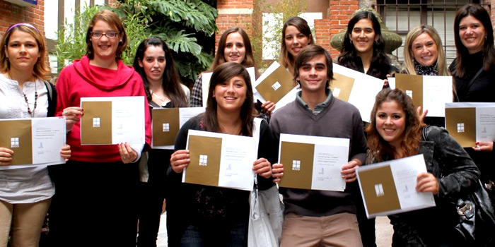 Diploma para unos alumnos que acaban en el colegio - Imagui